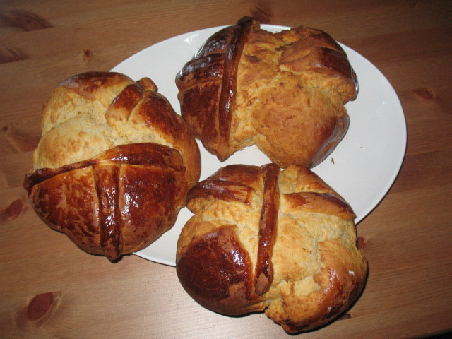 Folar – Traditional Portuguese Easter Bread – Piglet in Portugal